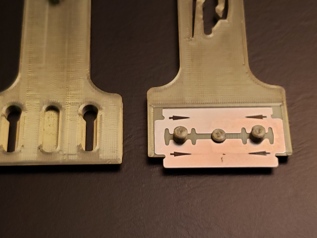 Retractable double-edge razor blade scraper by Anachronist | Download ...