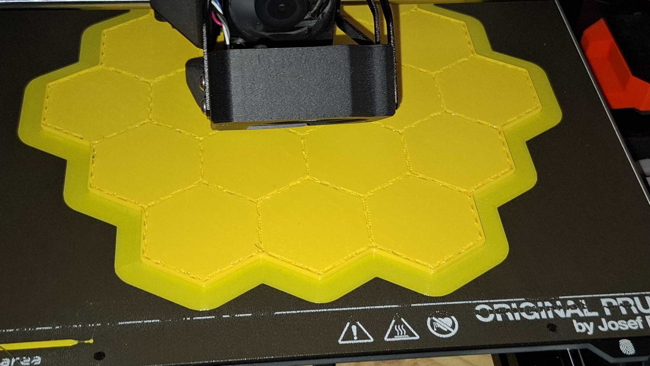 Honeycomb sensory play tray by Očko | Download free STL model ...