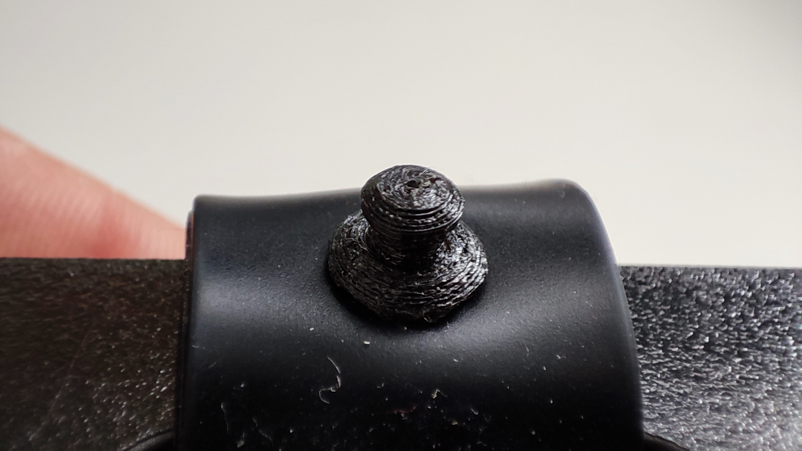 Dell notebook power adapter strap pin / Kolík napájecího adaptéru ...