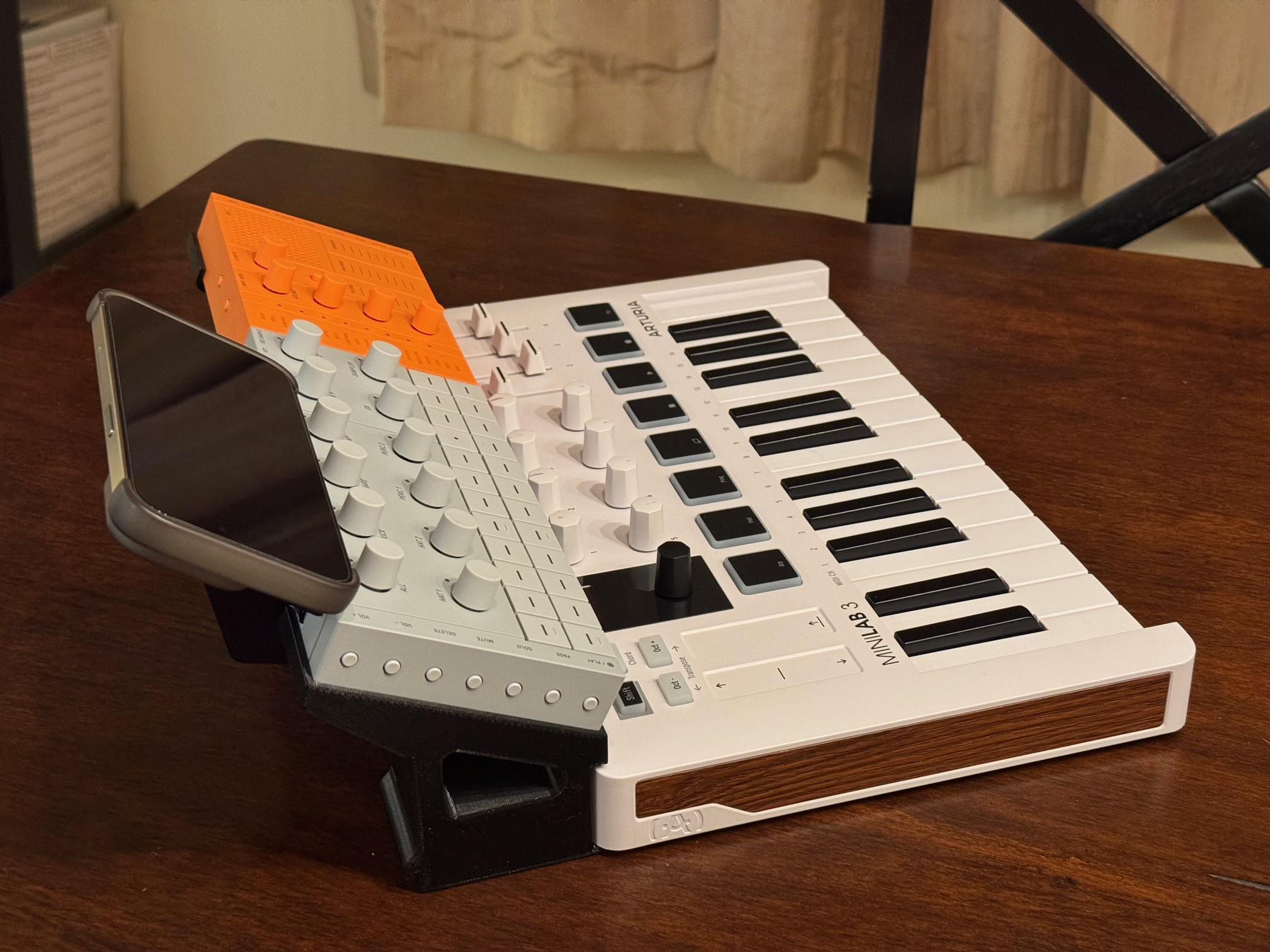 Yamaha SEQtrak phone stand by jrsone | Download free STL model ...