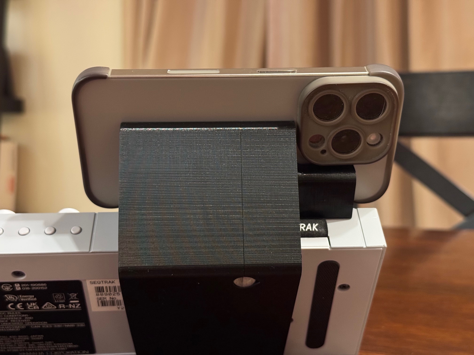 Yamaha SEQtrak phone stand by jrsone | Download free STL model ...