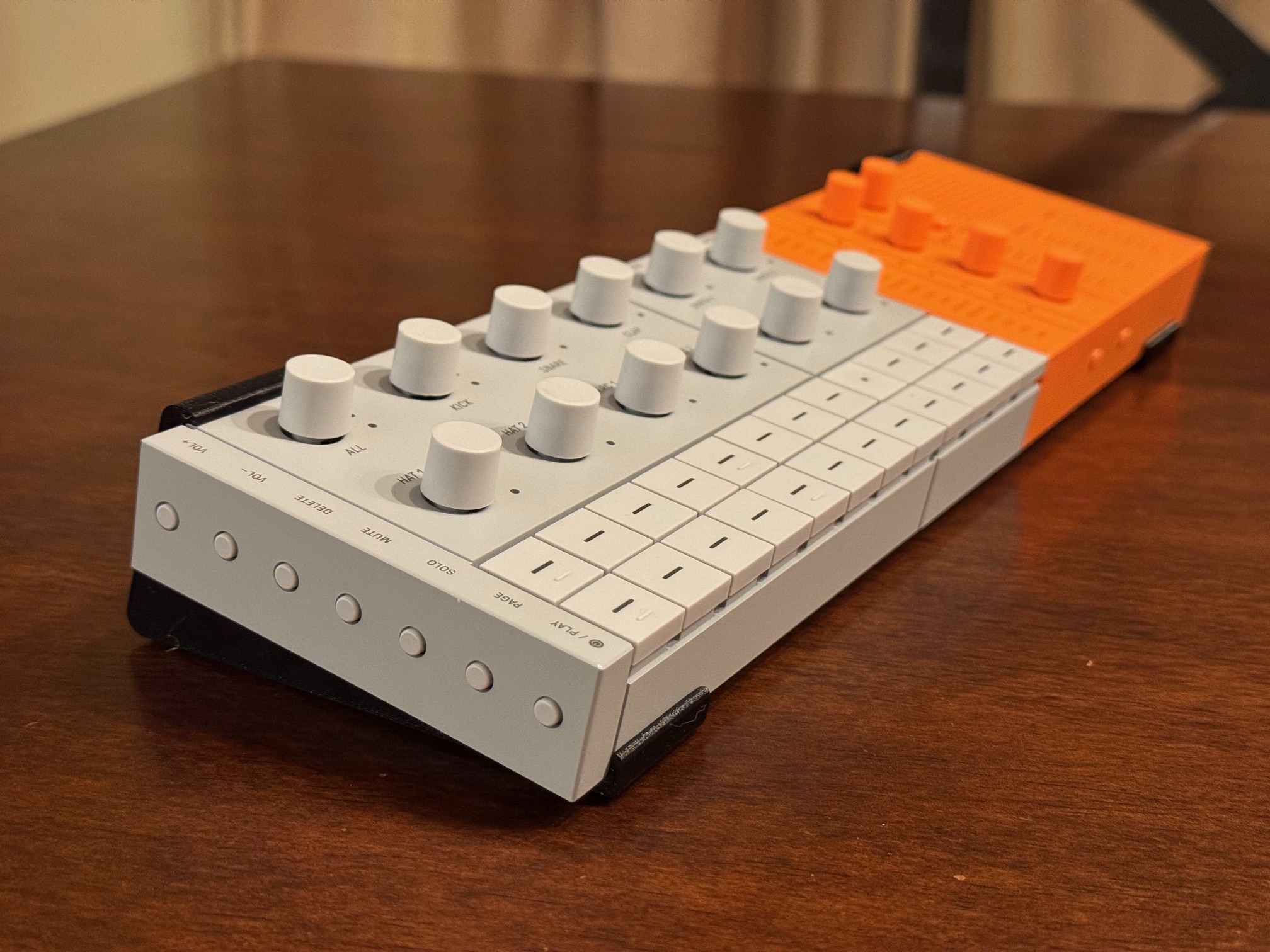 Yamaha SEQtrak phone stand by jrsone | Download free STL model ...