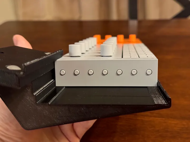 Yamaha SEQtrak phone stand by jrsone | Download free STL model ...