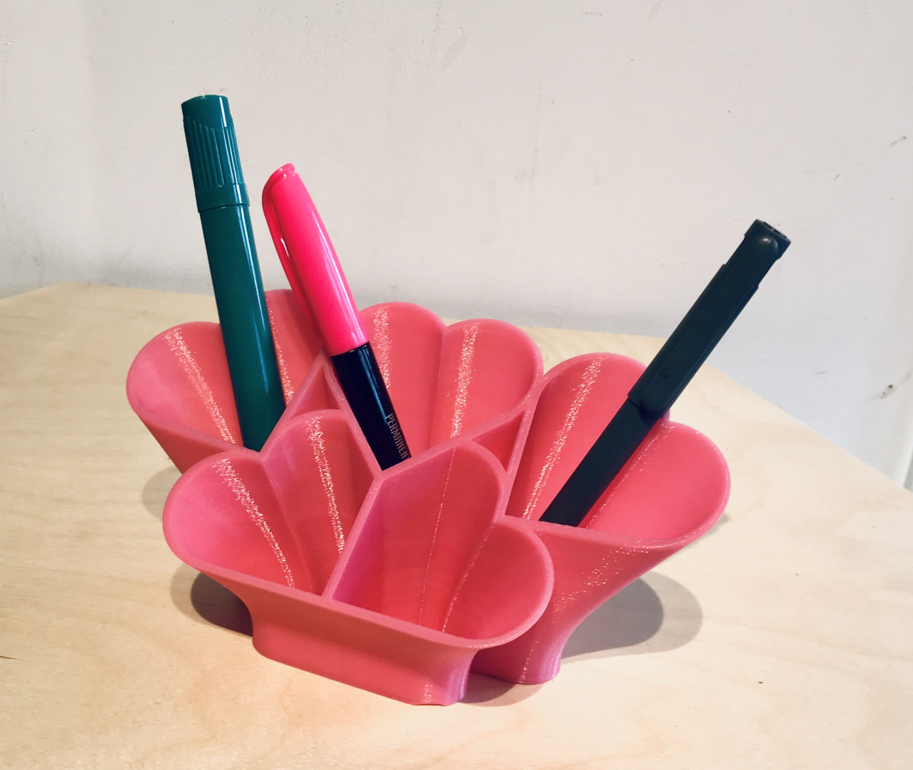 Heart desk tidy by Brithawkes | Download free STL model | Printables.com
