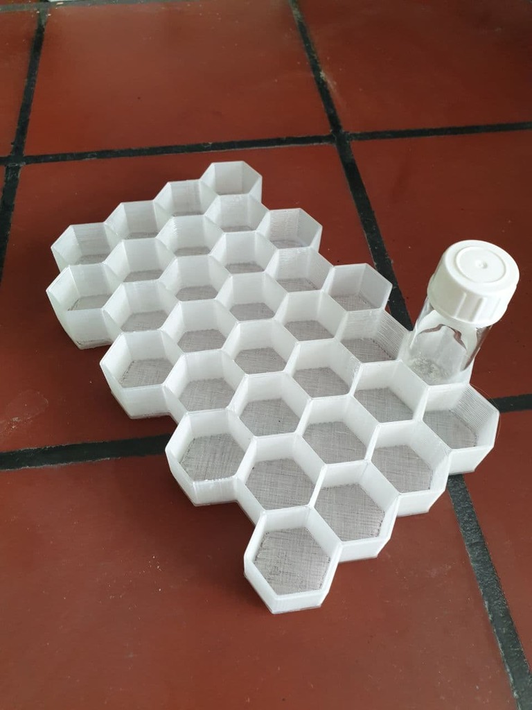 hexagonal vial holder/organizer by Mrsandman | Download free STL model ...