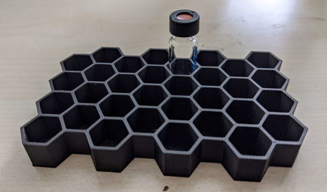 hexagonal vial holder/organizer by Mrsandman | Download free STL model ...