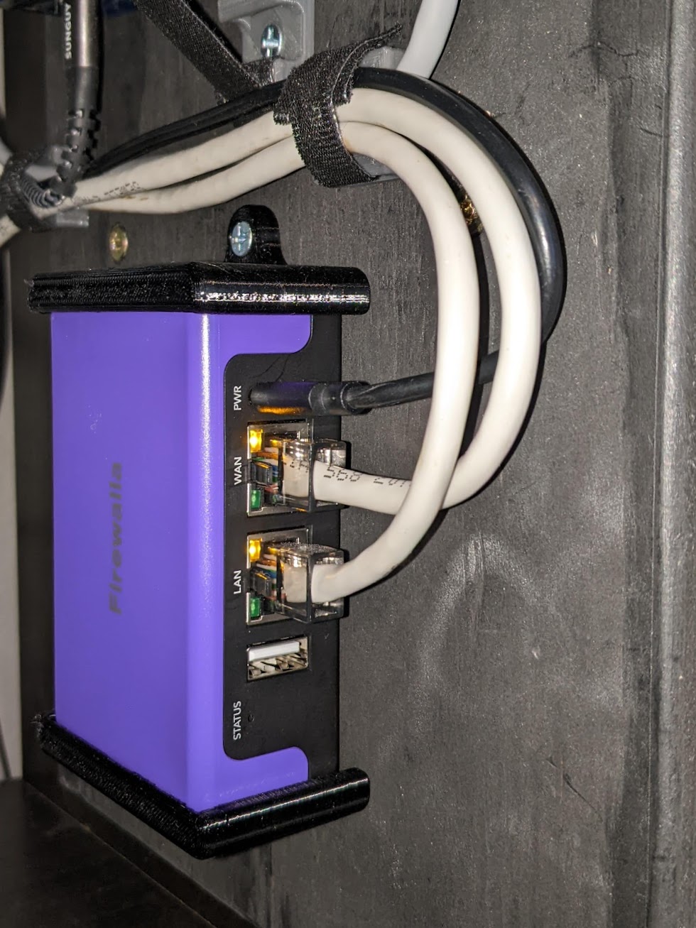 Firewalla Purple - Mounting Bracket by jurassic73 | Download free STL ...