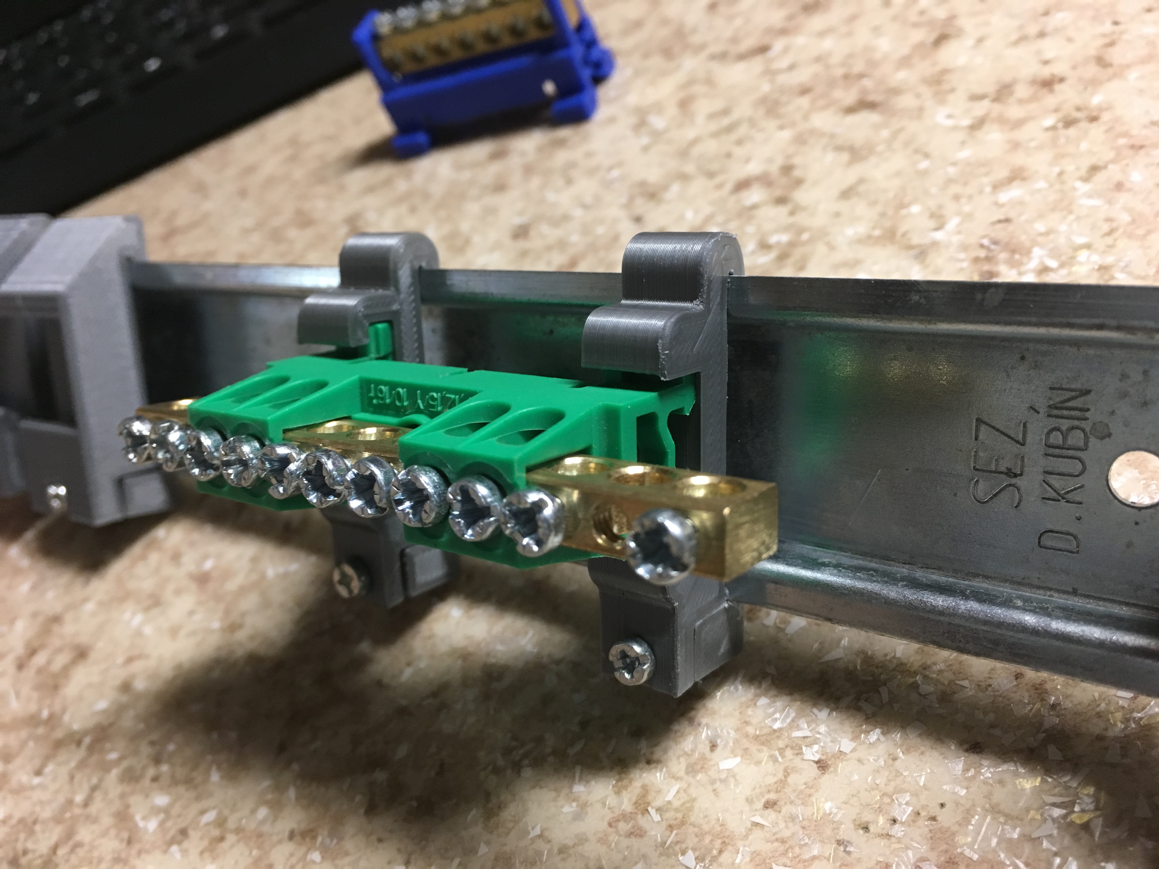 DIN adapter por Džino | Descargar modelo STL gratuito | Printables.com