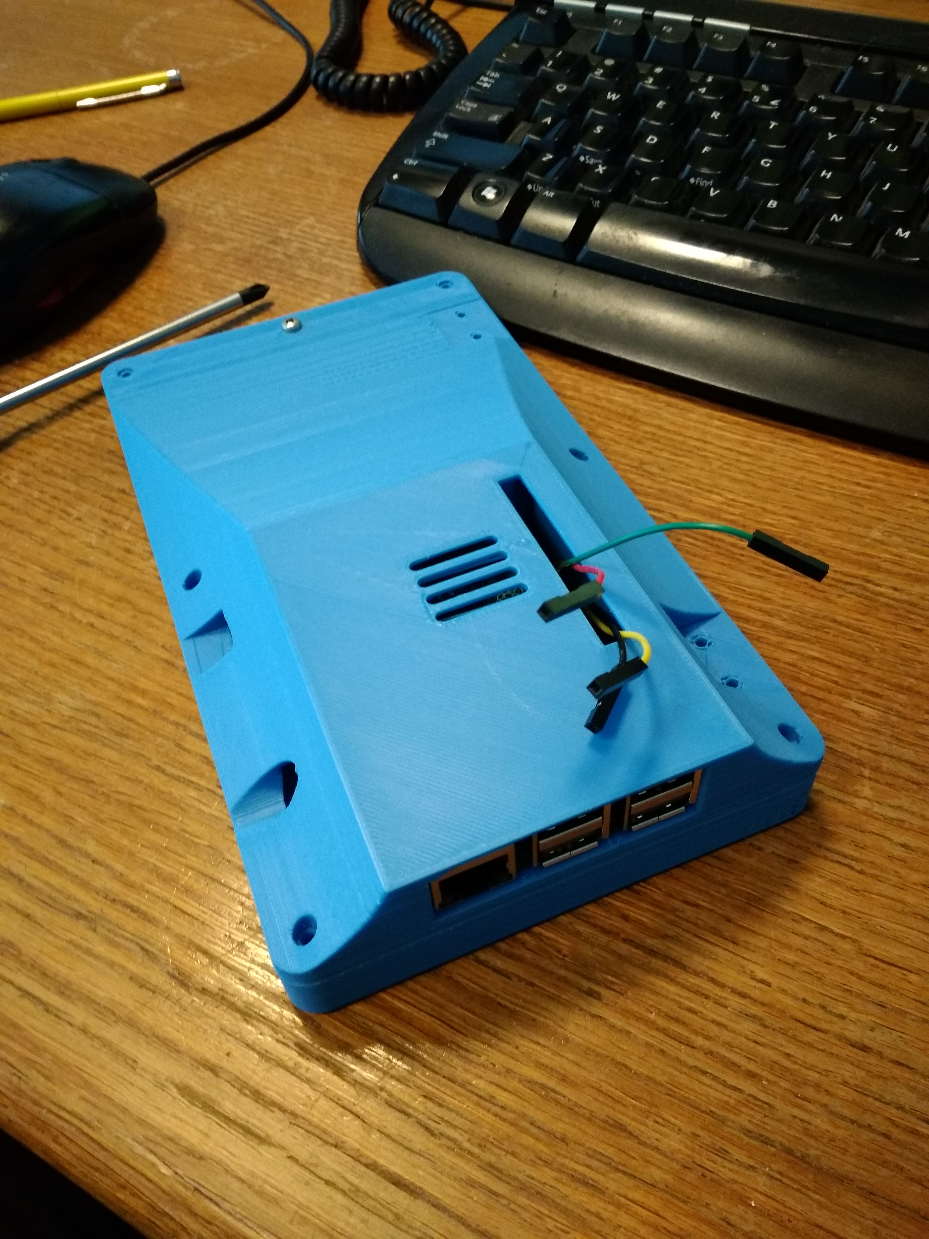 Official LCD 7" & Raspberry Pi Case by Cyryllo | Download free STL ...