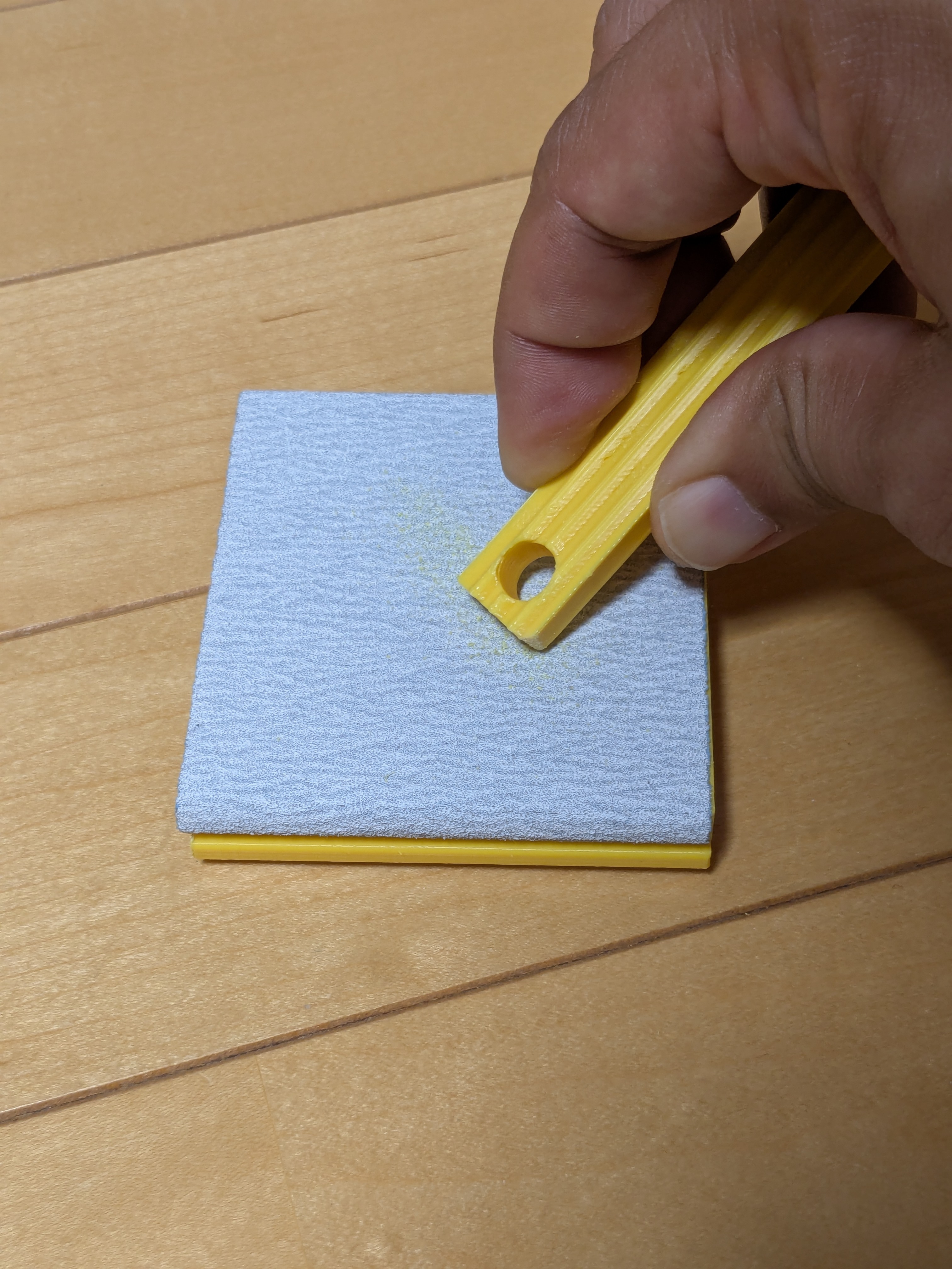 Handy Flat Sanding Block with gridfinity bin (paper size 70x115 ...