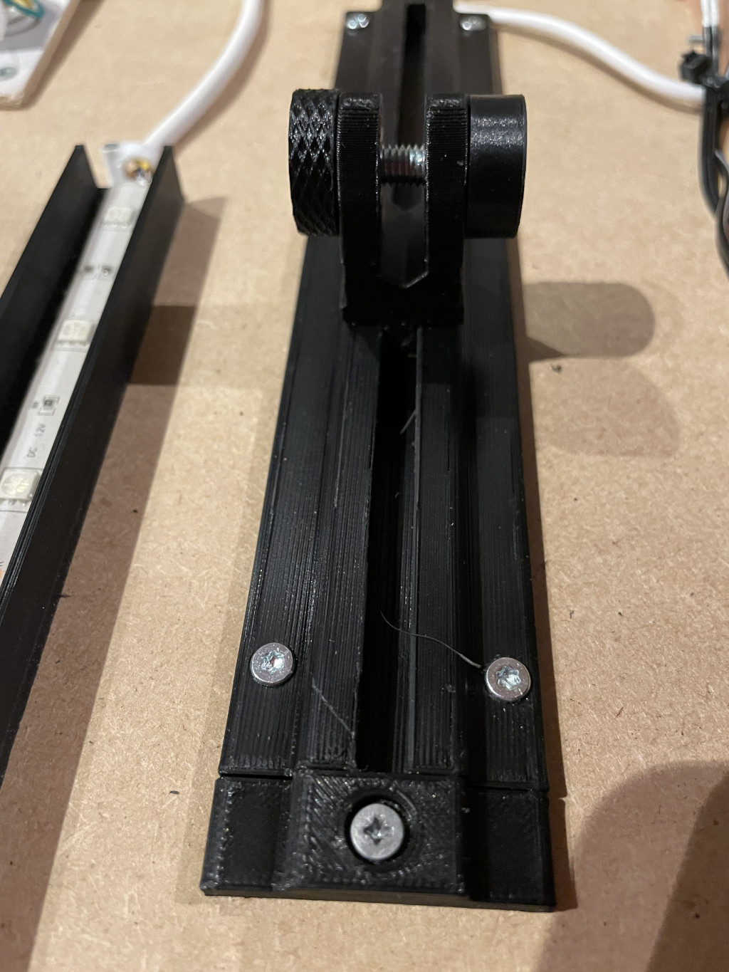 Rail link for articulating Raspberry Pi camera mount by Thijs Triemstra ...