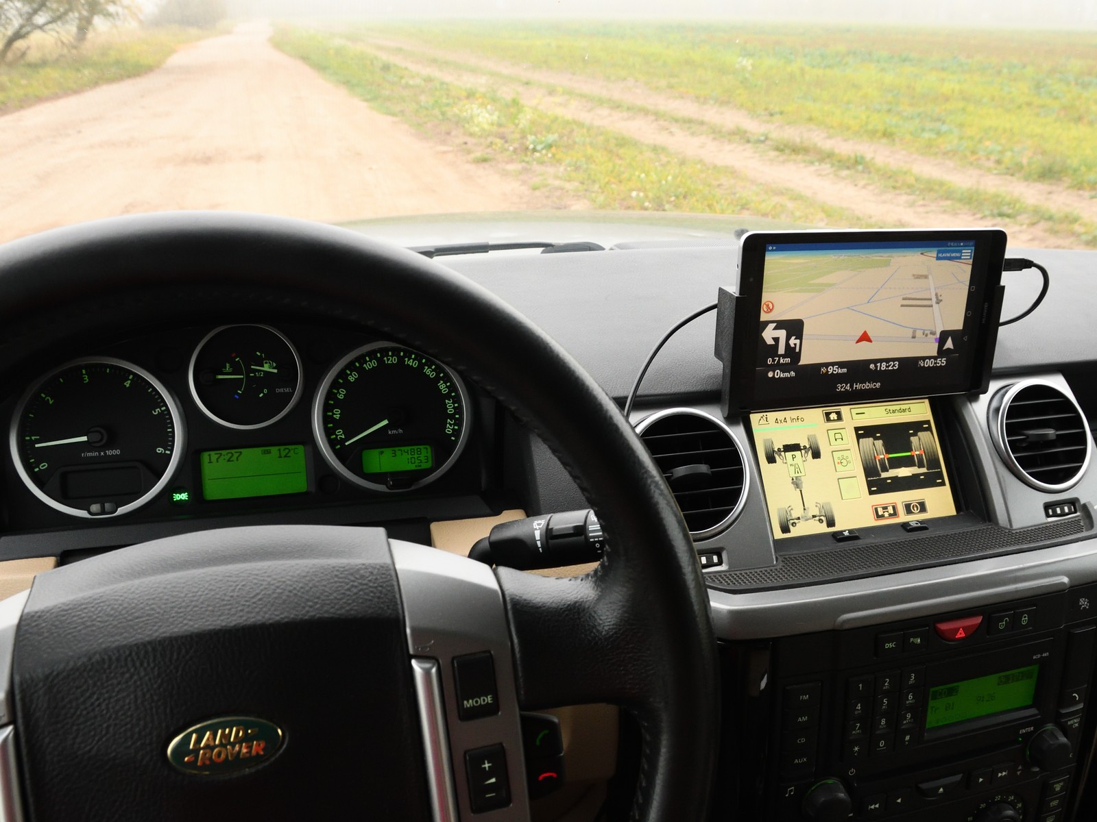 Land Rover Discovery 3 8" Tablet Holder by Hyta | Download free STL ...