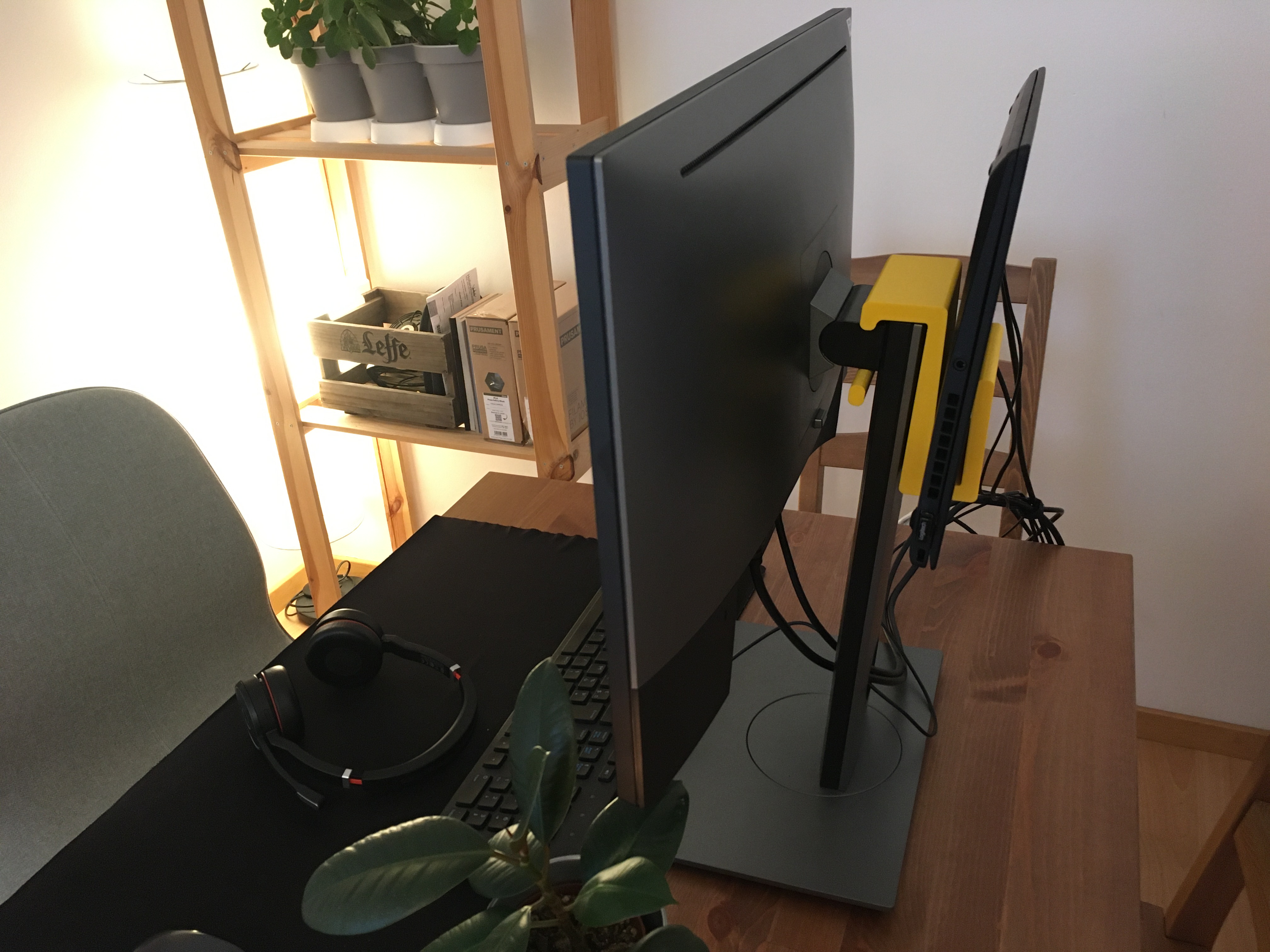 Notebook mount for DELL U2518D by BEngineer | Download free STL model ...