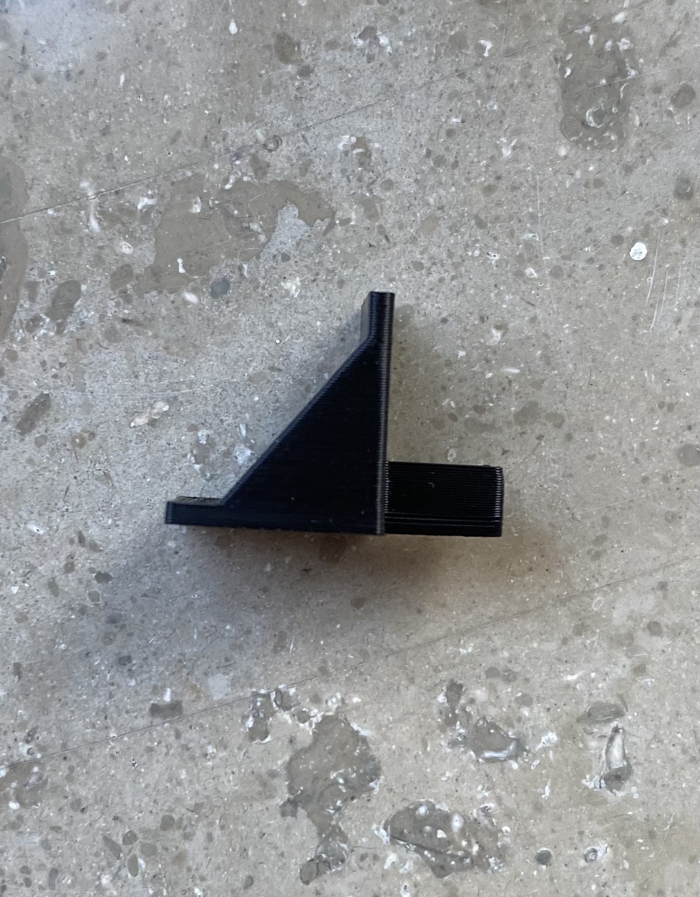 Angled Shelf Support / Wineklbodenträger by HerrFrodo | Download free ...