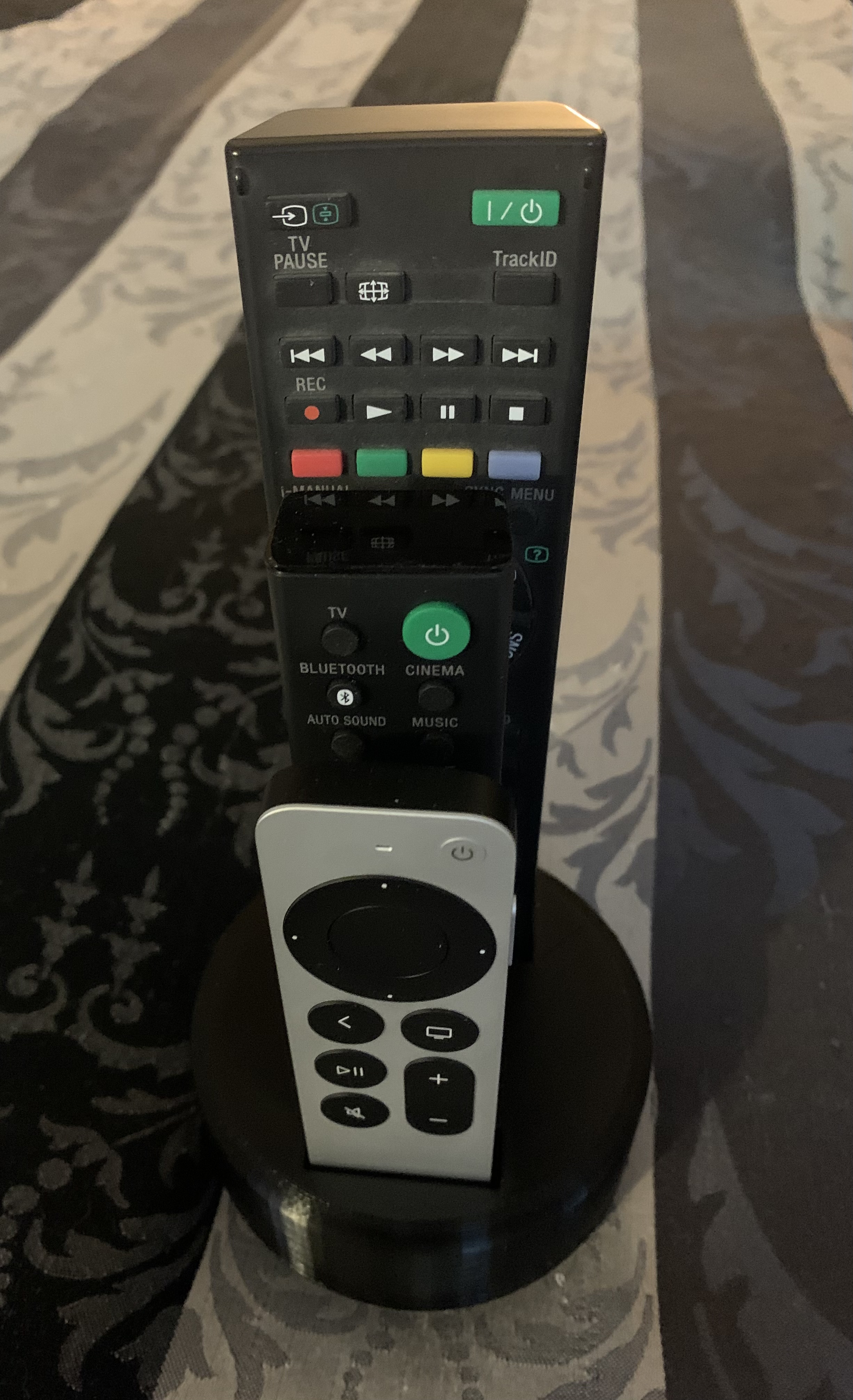 Remote control holder by Stefan Jürgens | Download free STL model ...