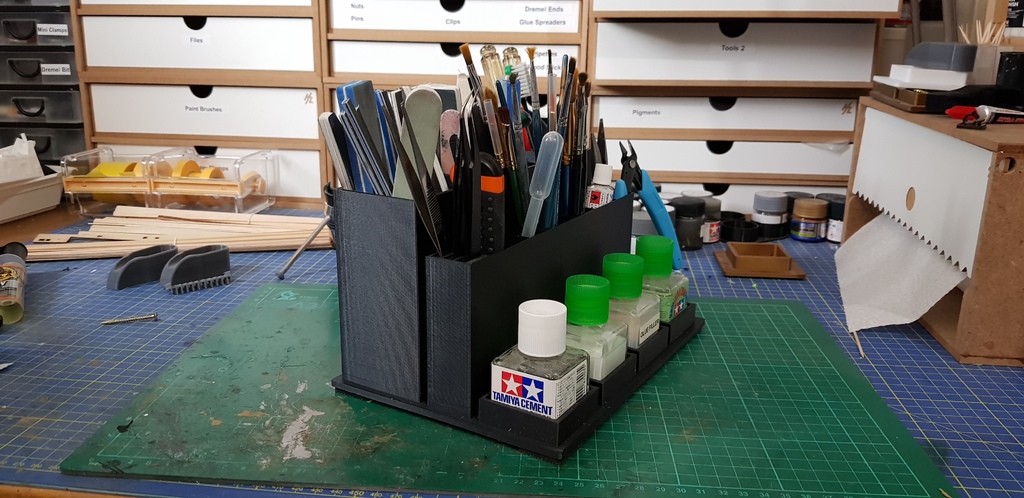 Model Bench Tool Holder by Gordon | Download free STL model ...
