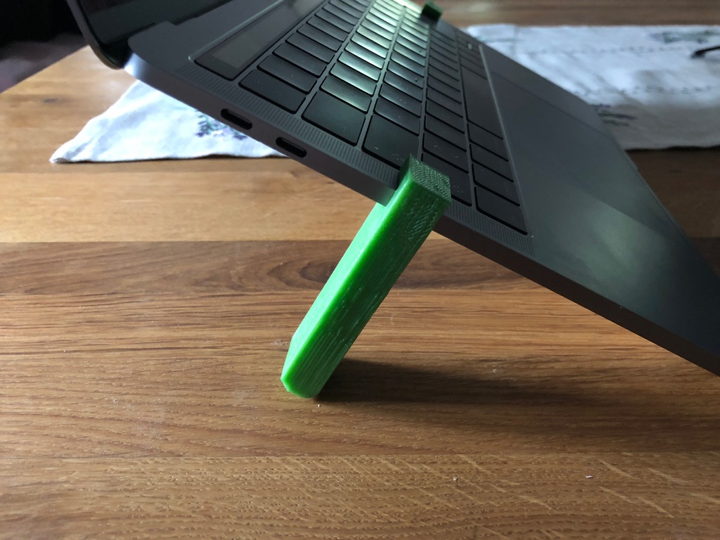 Macbook pro 13 inch stand by netzmensch | Download free STL model ...