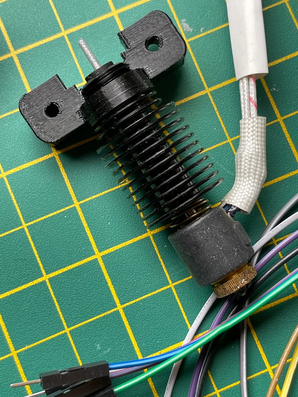 E3D Revo Micro Hypercube Mount by Kris M | Download free STL model ...