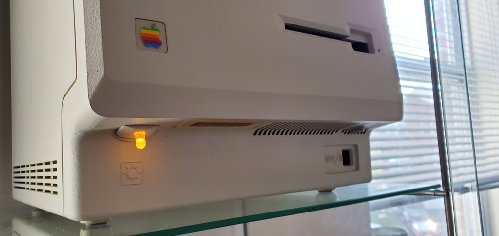 Macintosh 512K Brightness Control Knob Plug by XanderManCan | Download ...