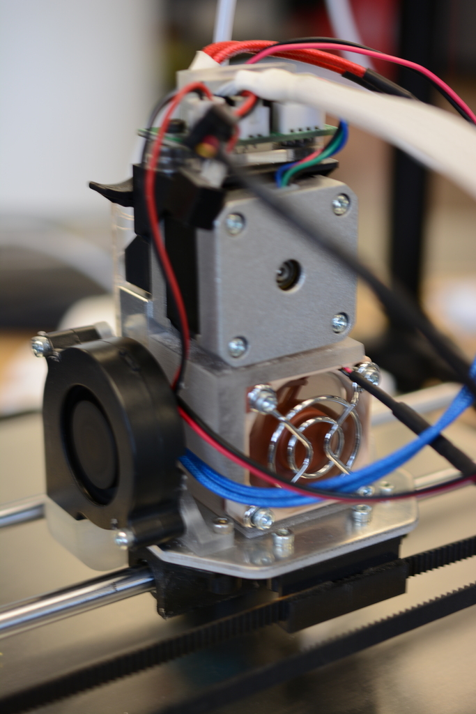 RigidBot E3D Extruder mount with Rear 40mm Fan by Pyrohmstr | Download ...