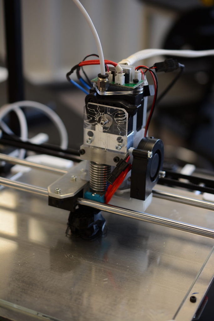 RigidBot E3D Extruder mount with Rear 40mm Fan by Pyrohmstr | Download ...