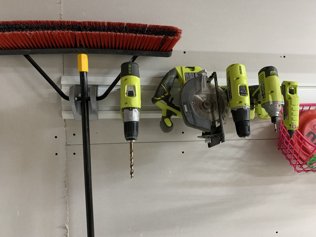 Gladiator Geartrack Gearwall Garden Shovel Rake Broom Hoe Tool Wall ...