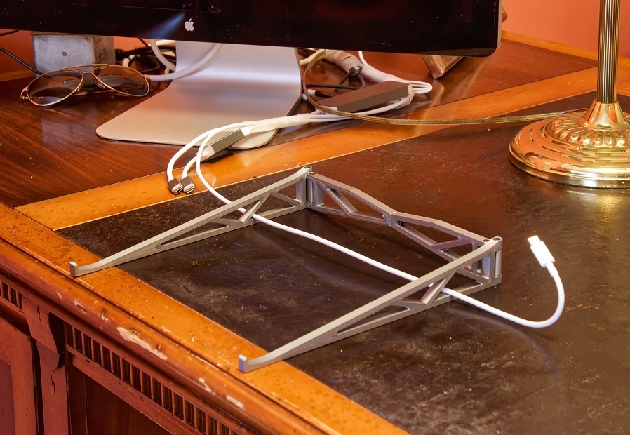 MacBook Pro folding stand by smitty | Download free STL model ...