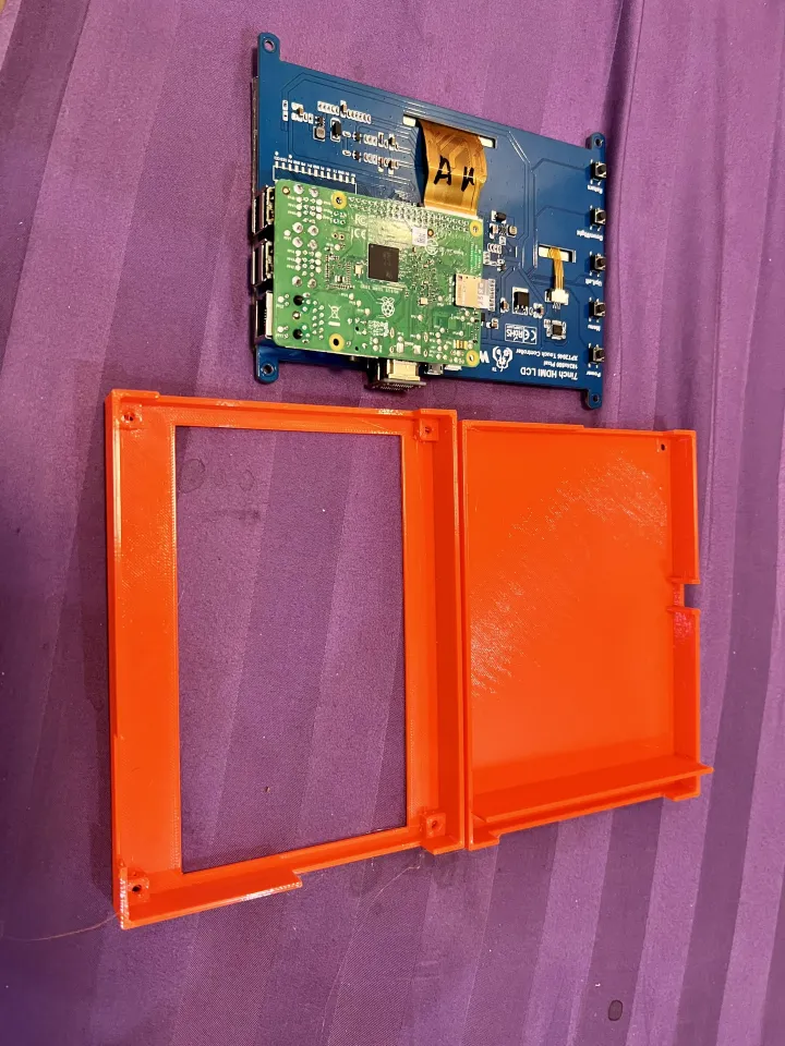 Raspberry Pi 3 / 4 Waveshare 7 Inch LCD Case by kaisarantonn | Download ...