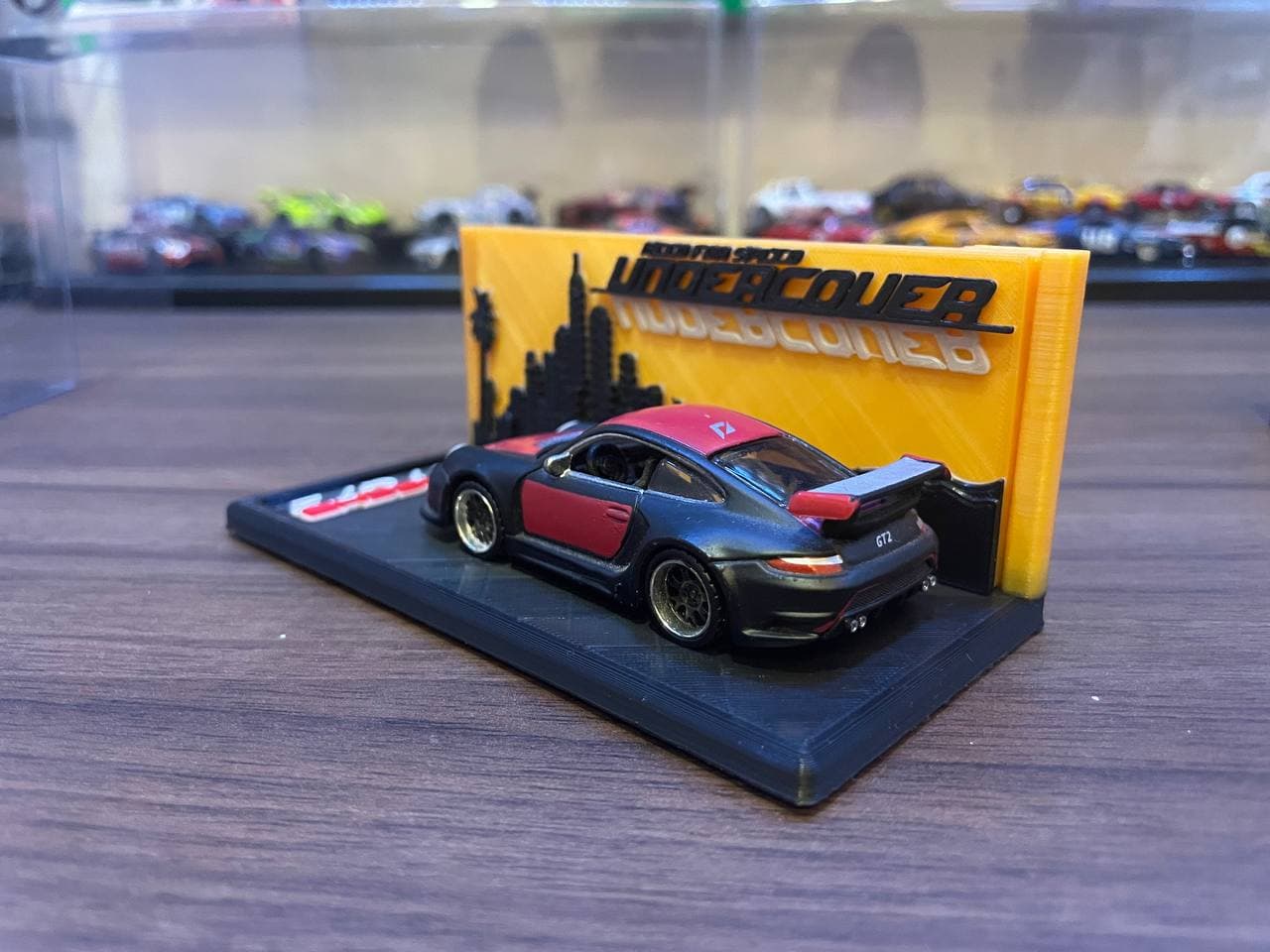 Need for Speed Undercover Display Base (Maisto Porsche 911 GT2 and ...
