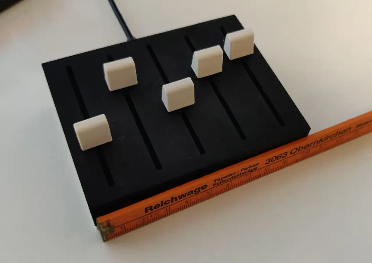 Deej Audio Mixer / Fader Enclosure by Nobody3D | Download free STL ...