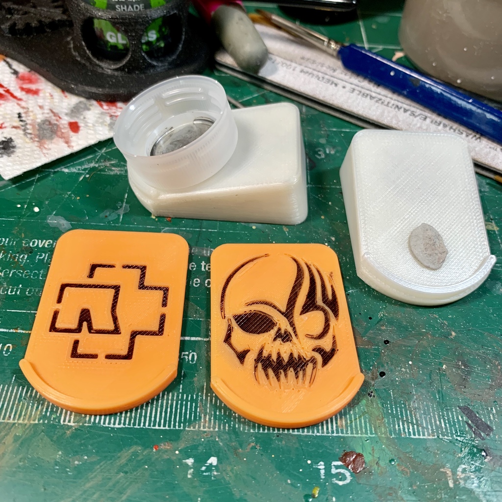 Bottle Cap Paint Palette Holder by Friedmutant | Download free STL ...