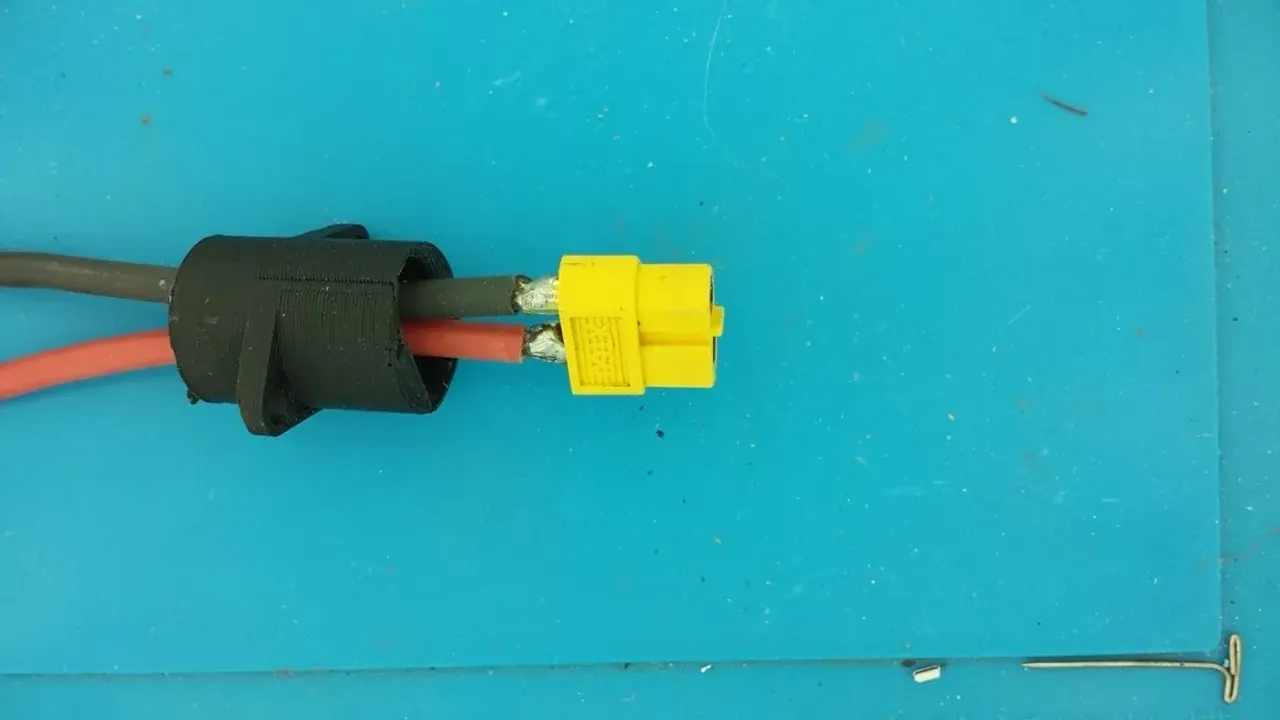 XT60 Connector Chassis Mount by Kisssys | Download free STL model ...