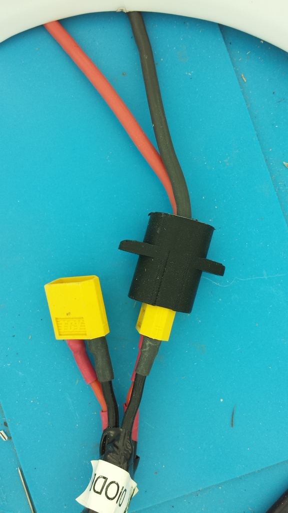 XT60 Connector Chassis Mount by Kisssys | Download free STL model ...