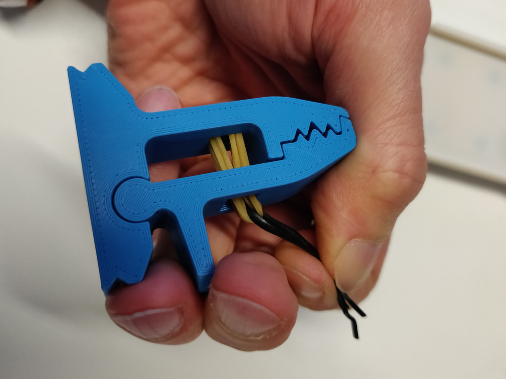 Soldering Helping Hands Remixed³ by wavexx | Download free STL model ...