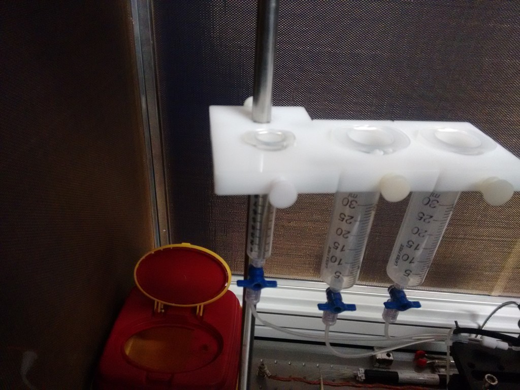 1/4in (20g) thumb screw for syringe stand by wavexx | Download free STL ...