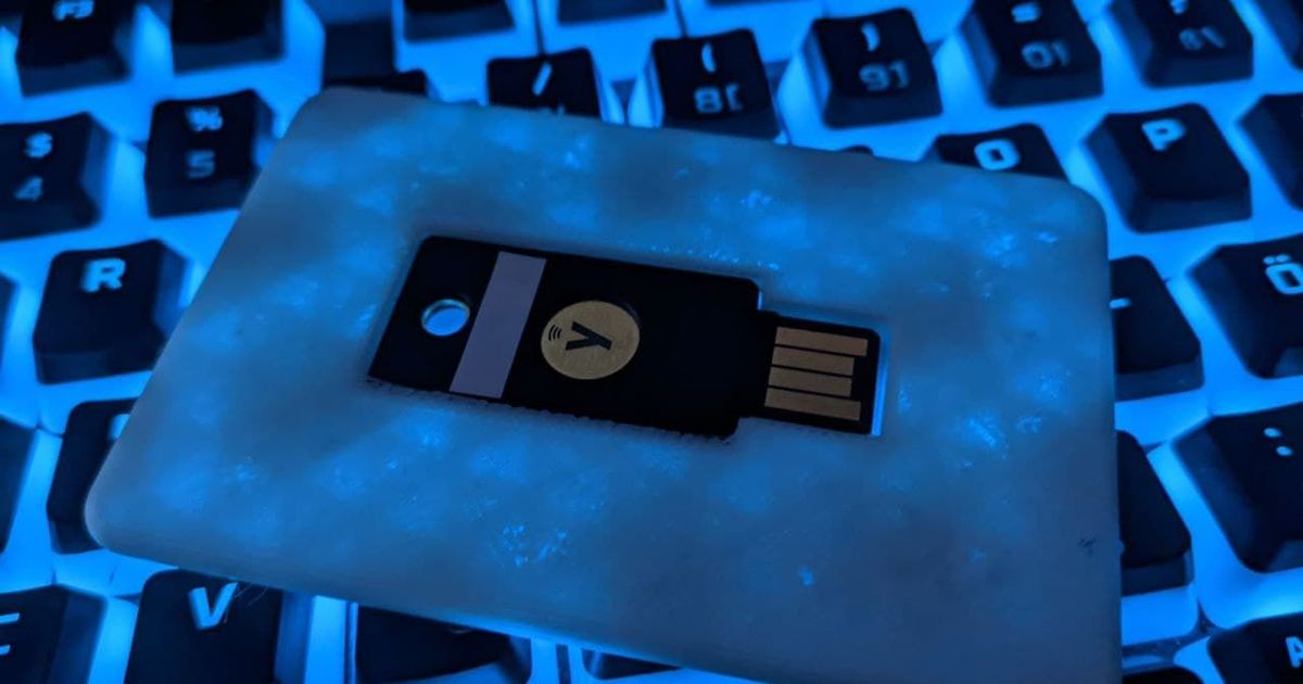 YubiKey 5-NFC Wallet-Keycard by k1f0 | Download free STL model ...