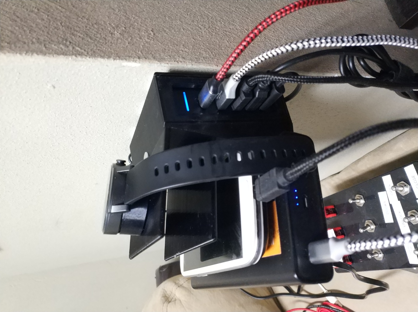 USB Charger Mount and Shelf by Matthew | Download free STL model ...