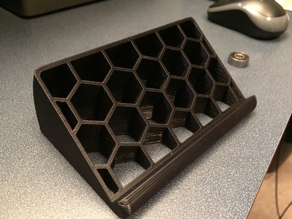 IPhone Stand by ChuckTheSquirrel | Download free STL model | Printables.com