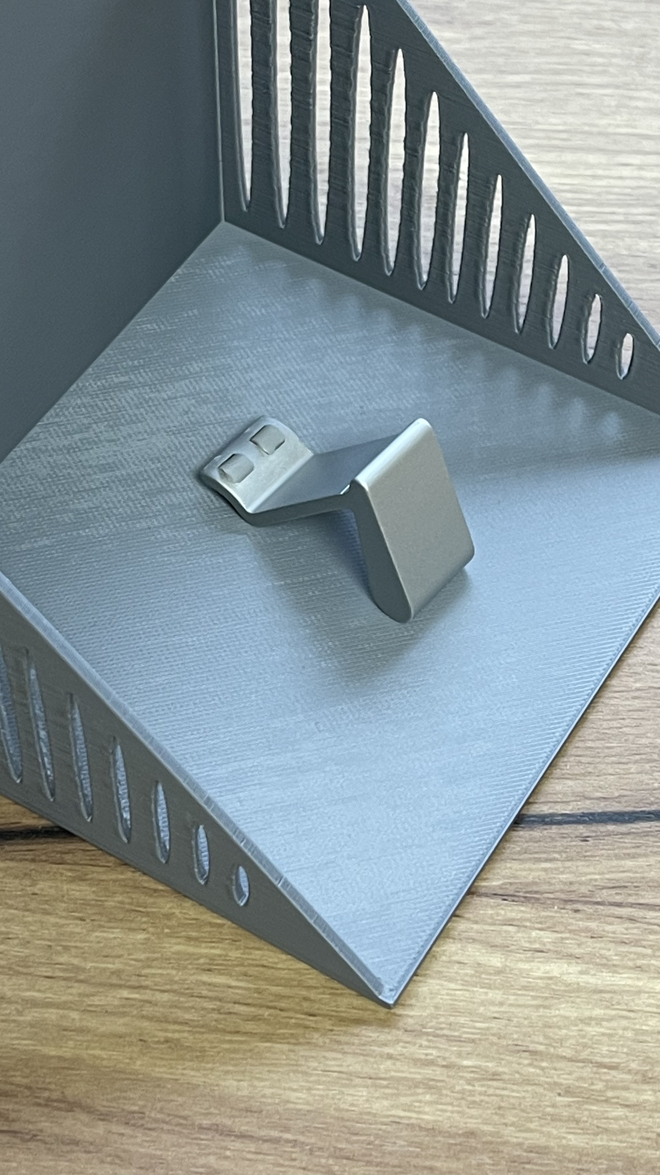 Alexa Halter Bracket by Macbambi | Download free STL model | Printables.com