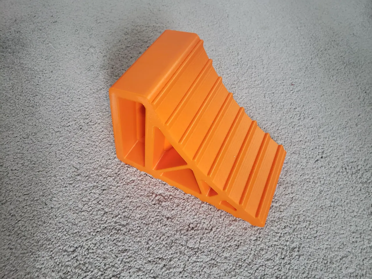 Basic Wheel Chock by Make a Thing | Download free STL model ...