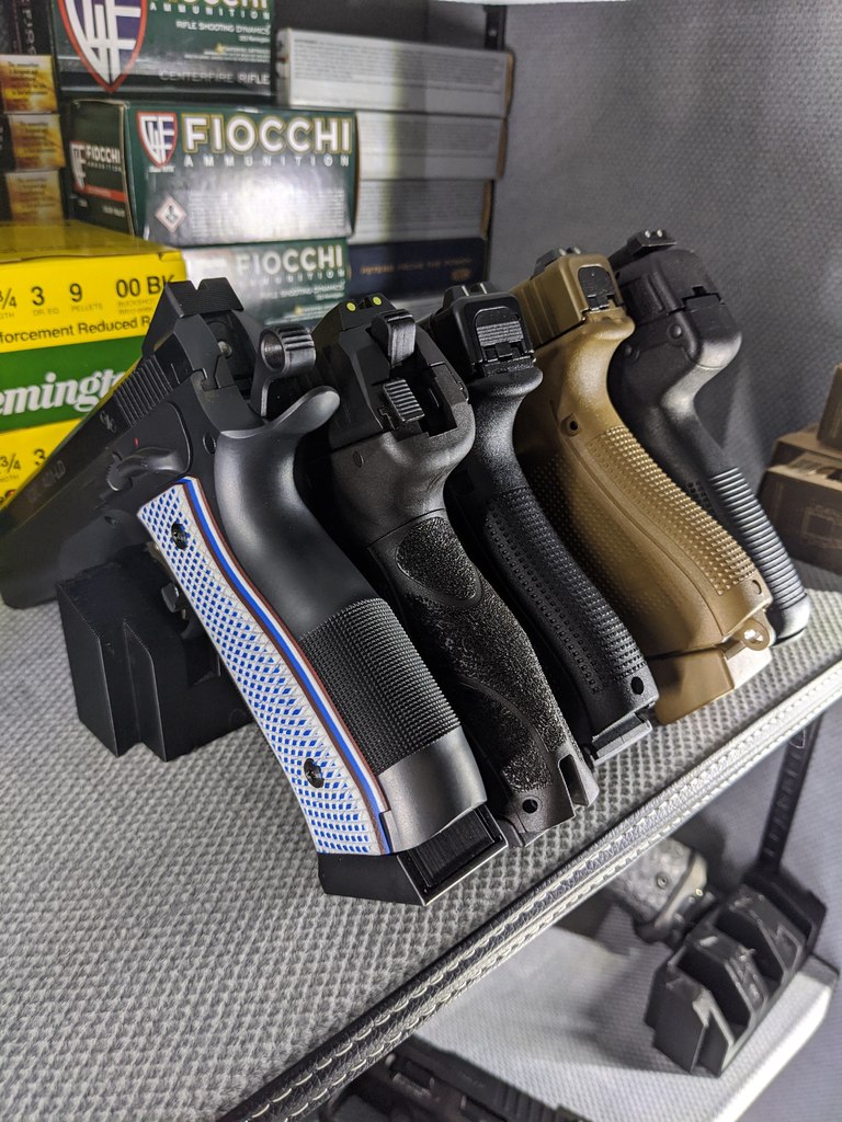 Gun Safe Handgun Holders Interlocking by agent462 | Download free STL ...