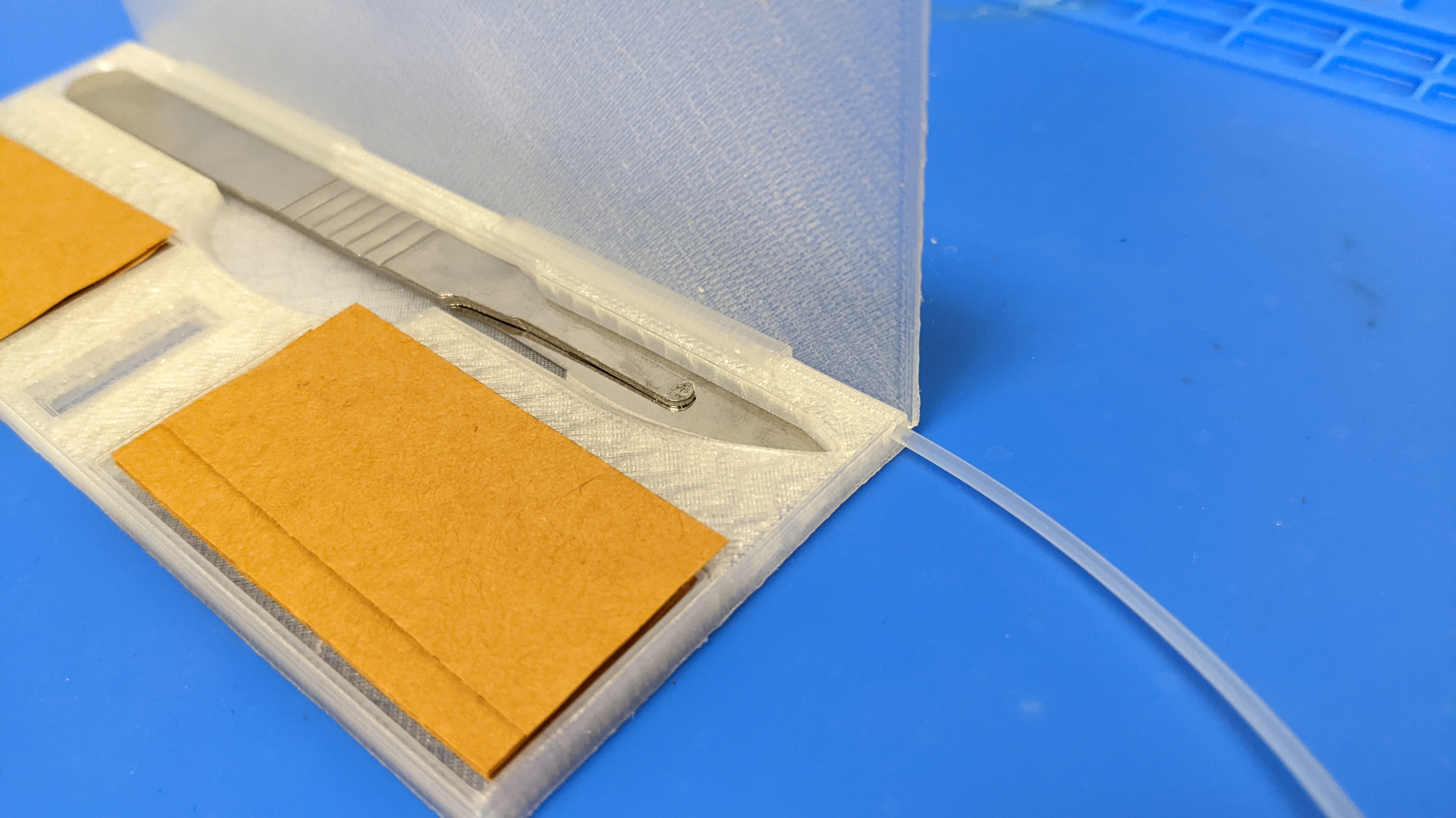 Scalpel case box with magnet by SD | Download free STL model ...