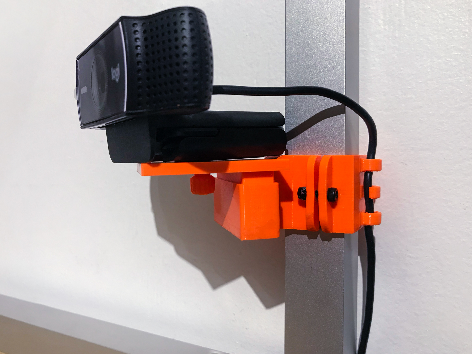 Camera Mount with Cable Guide -Logitech C922 Pro von Three Nippled ...