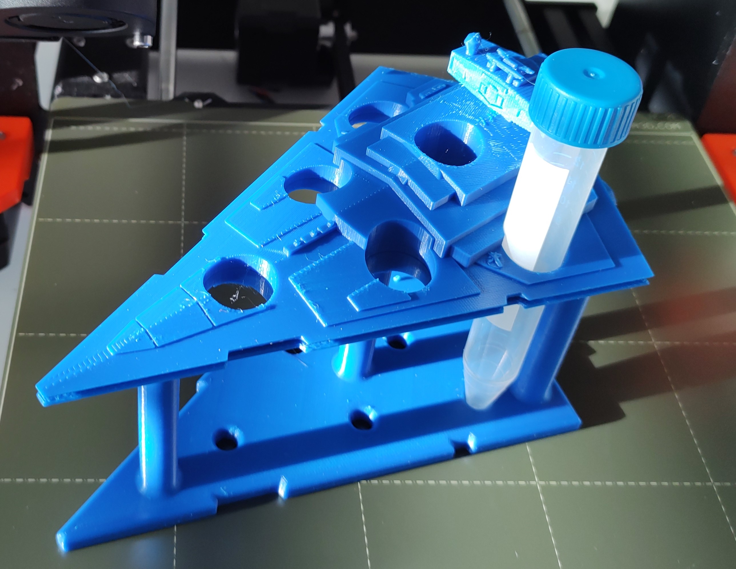 Imperial Star Destroyer 15 mL Falcon tube holder by AtomicVirology ...