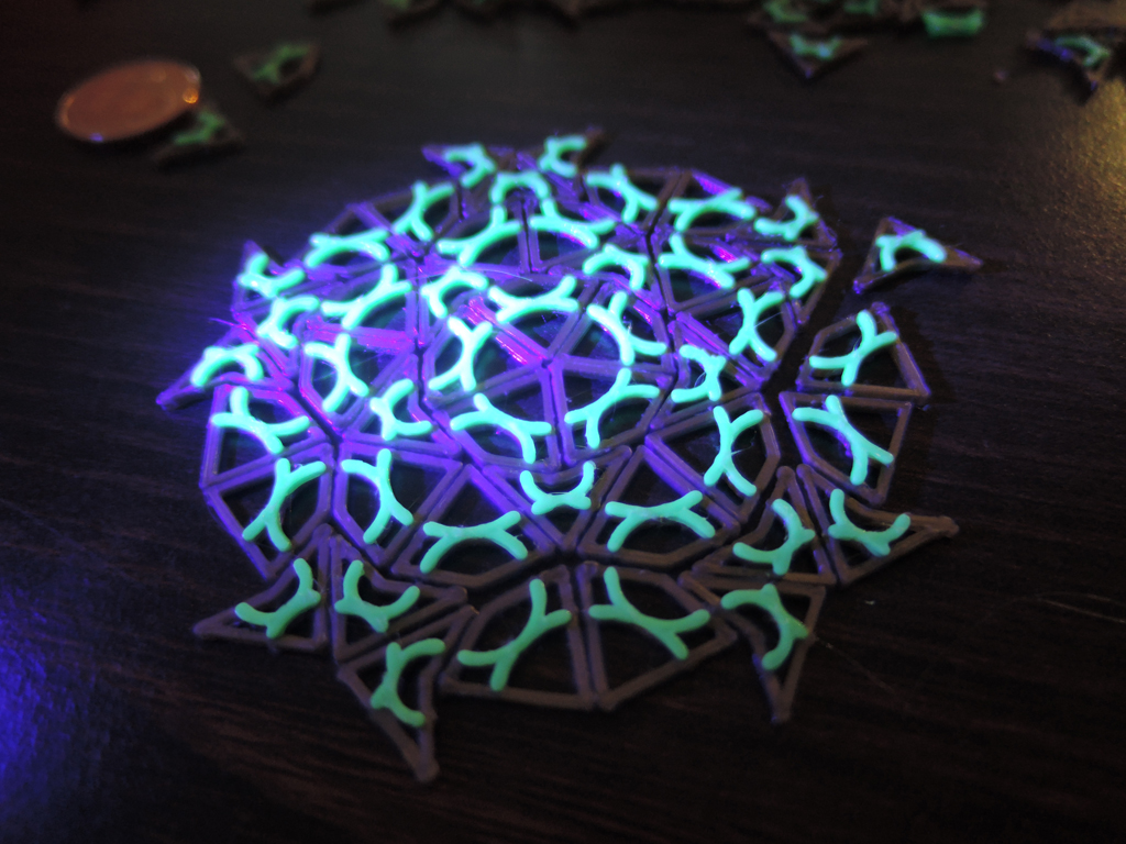 Micro Penrose tiling, kite and dart by Ignis Veneficus | Download free ...