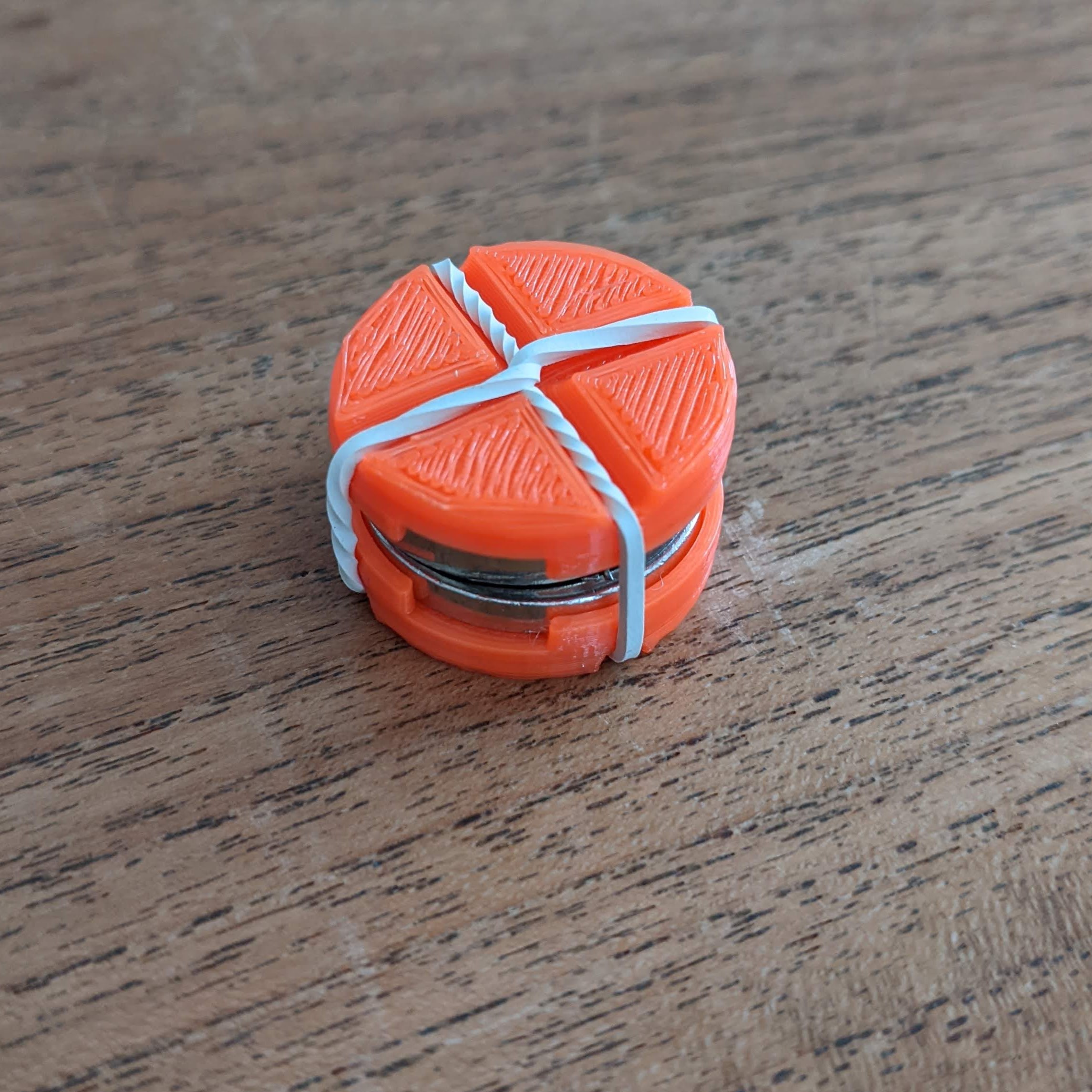 Flexible Coin Token Holder (rubber band) by ohuf | Download free STL ...
