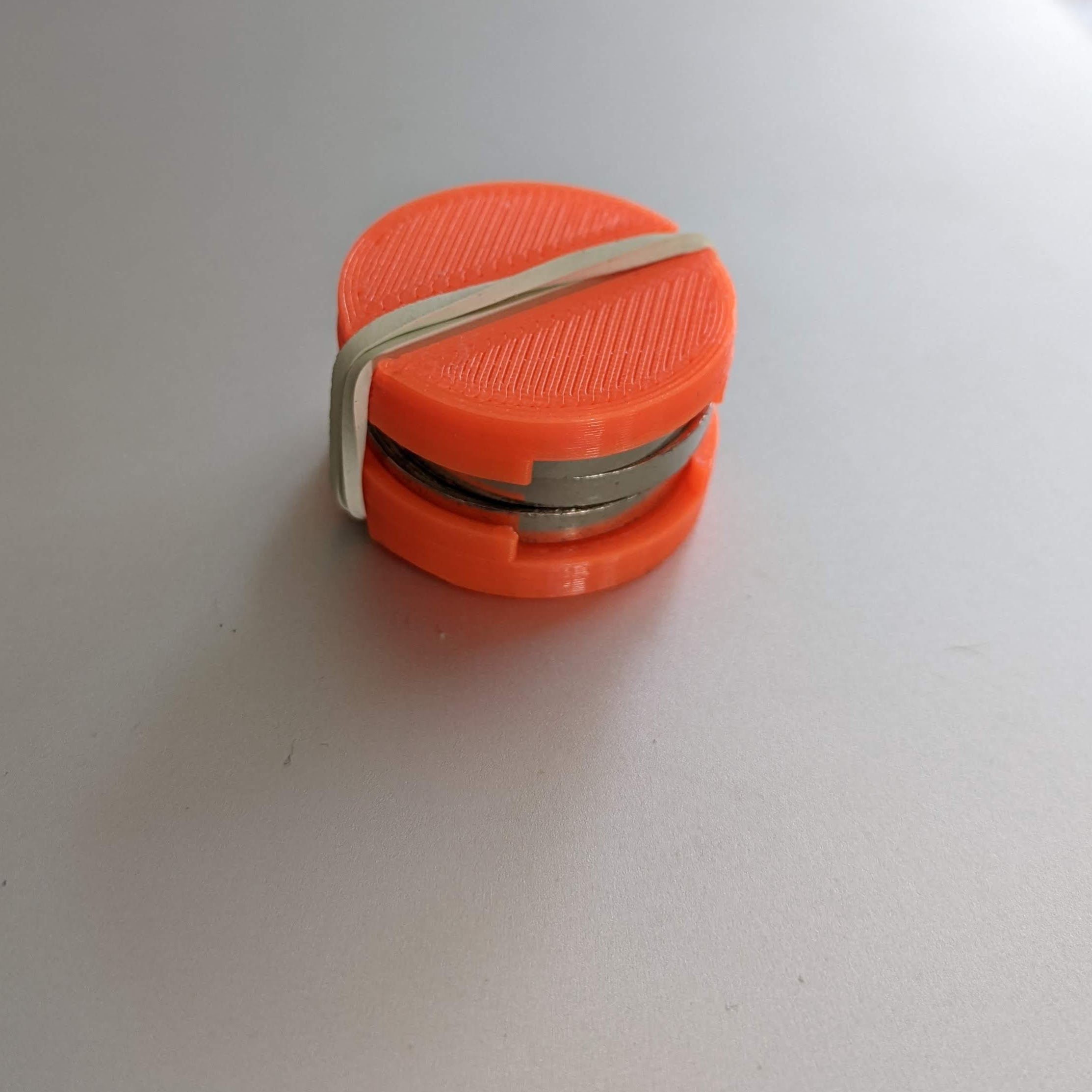 Flexible Coin Token Holder (rubber band) by ohuf | Download free STL ...