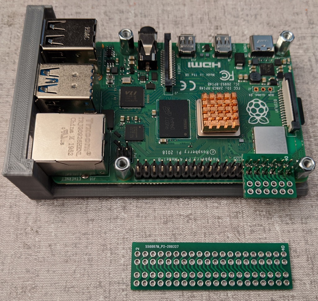 Raspberry Pi 1U Rack Mount and OLED tray (Remix) por revnull ...