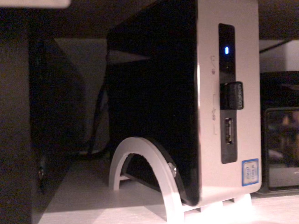 Intel NUC Stand od autora Shfaxx | Stáhněte si zdarma STL model ...