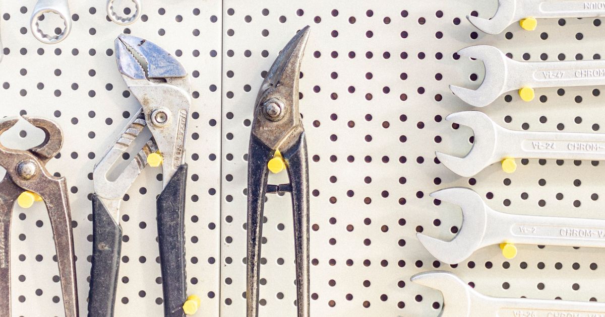 workshop hole wall hooks by Matthias | Download free STL model ...